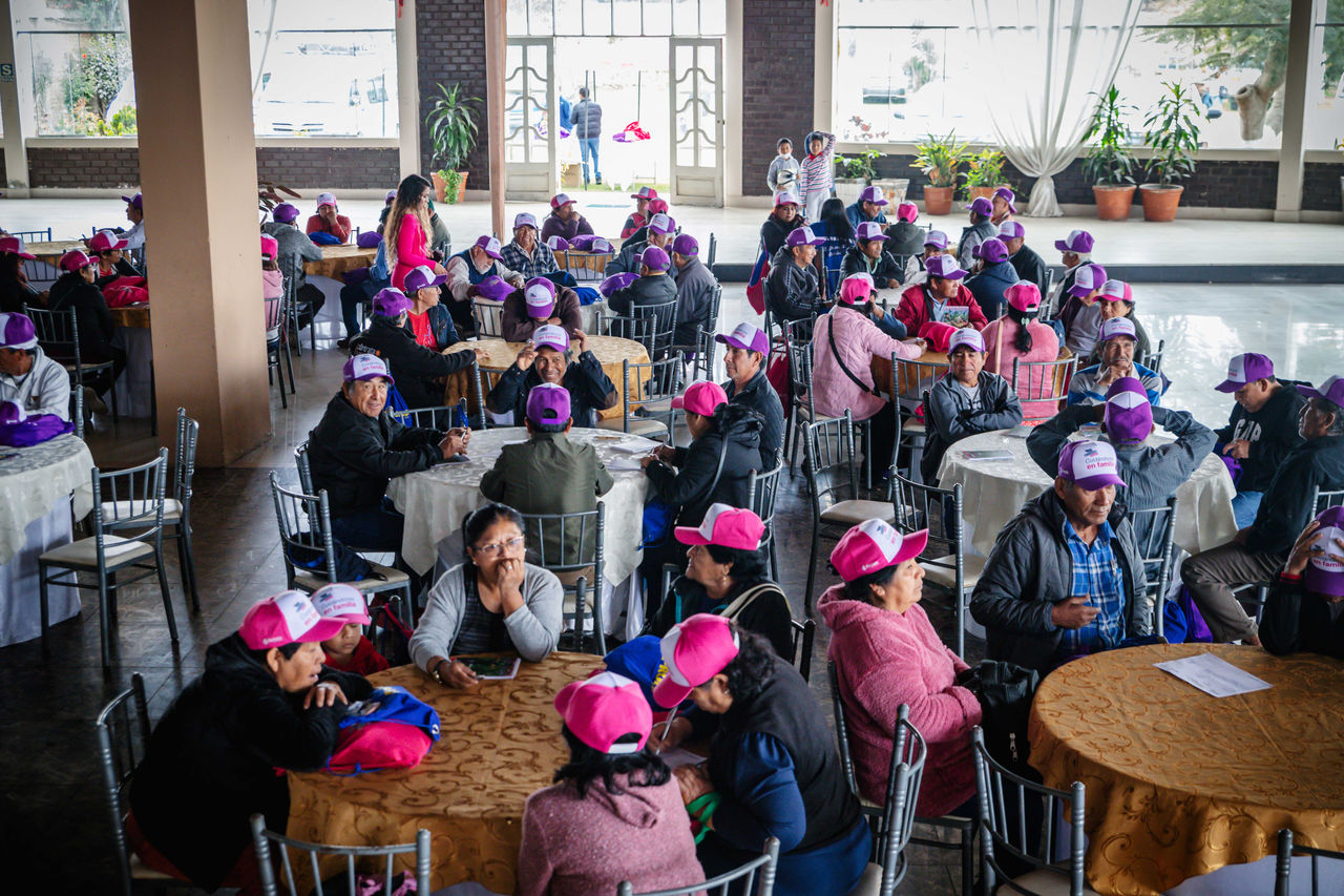 DEKALB en Rosa - Alimentación y Nutrición